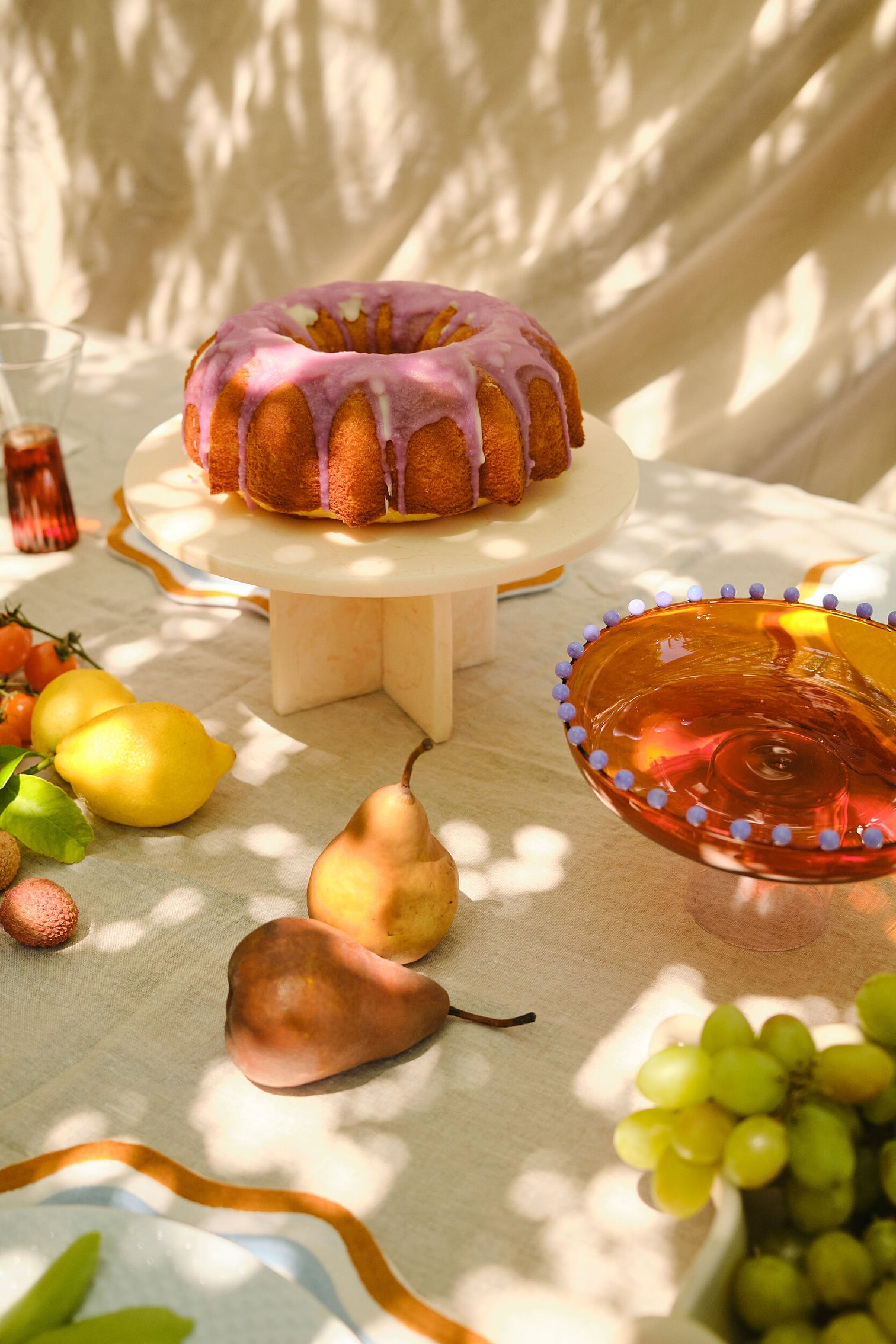 Flow Resin Cake Stand – Adorn Collectiv